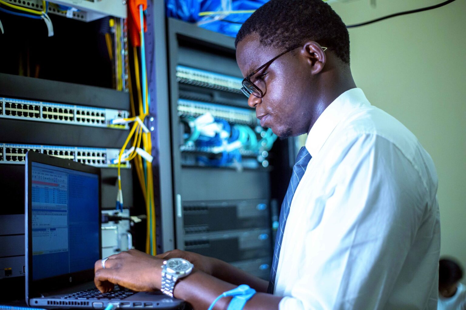 Quel diplôme pour être ingénieur en réseau et télécom au Cameroun ...